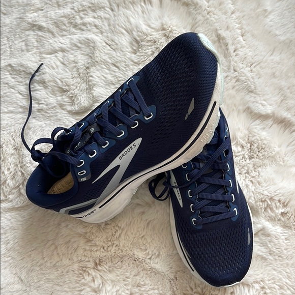Brooks | Shoes | Brooks Blue Athletic Shoes With Cushioned Sole | Poshmark